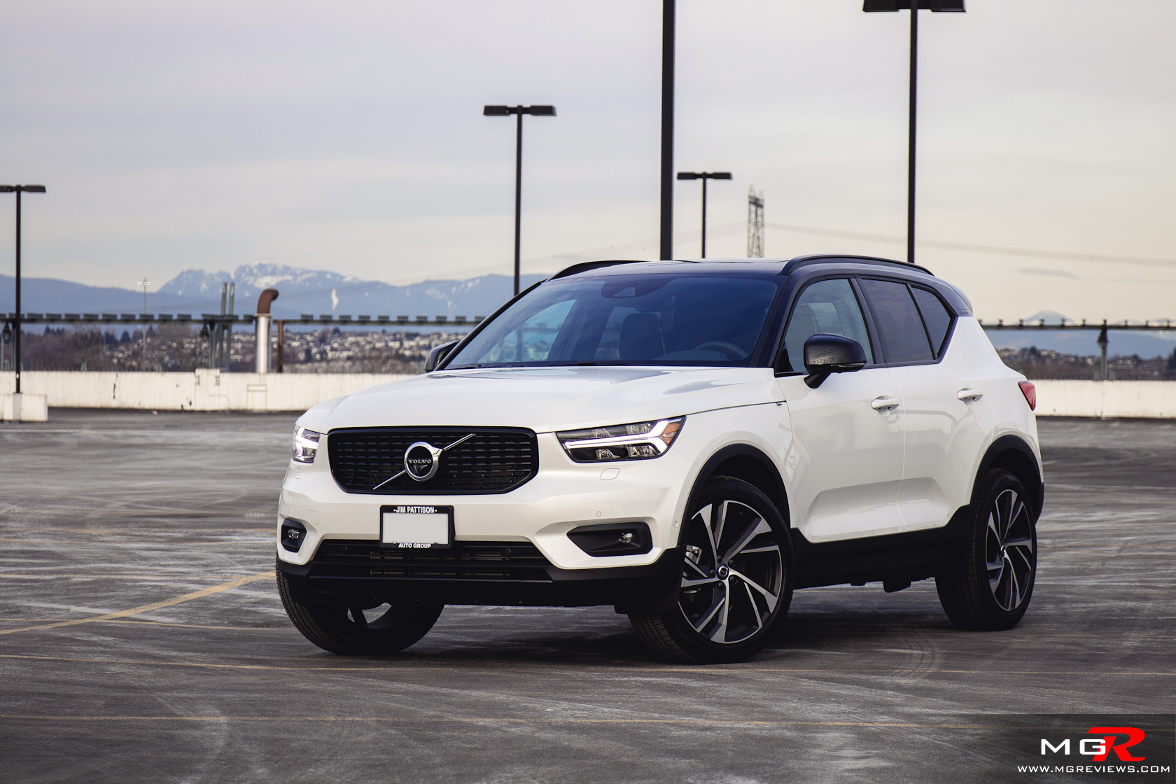 Review: 2019 Volvo XC40 T5 R-Design - M.G.Reviews