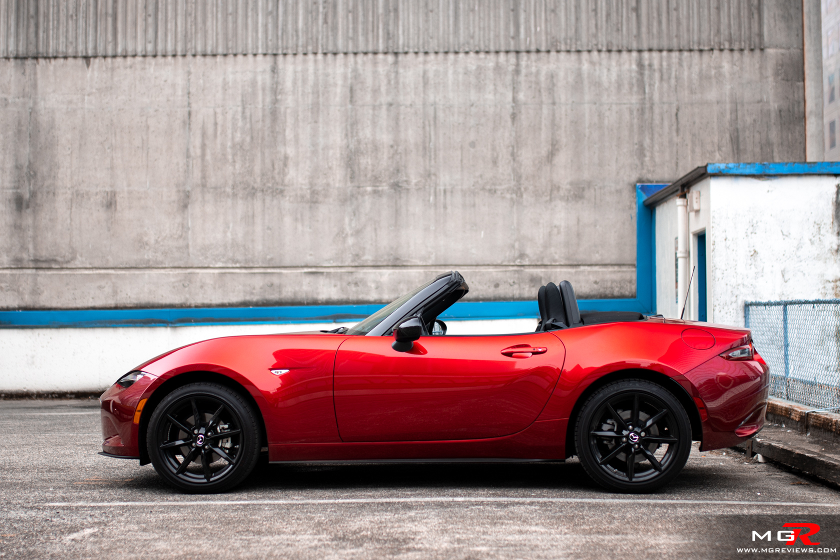 Comparison: 2020 Mazda MX-5 vs 2020 Mazda MX-5 RF - M.G.Reviews